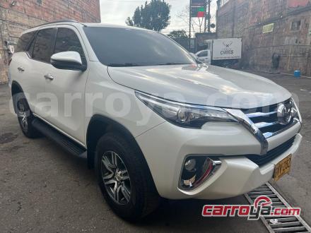 Carros y Camionetas Toyota nuevos y usados | CarroYa Colombia